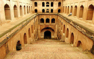 7 Most popular & Amazing Stepwells in India